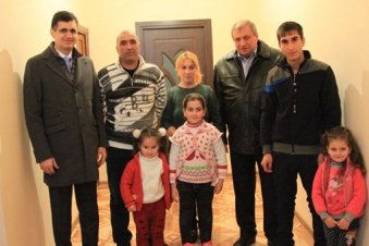 Family in rural Armenia celebrates long-awaited housewarming ...