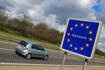 Denmark sets up temporary border control at border with Sweden ...