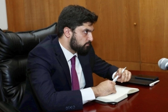 Armenian politicians, lawmakers resign amid civil unrest - PanARMENIAN.Net