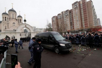 Մոսկվայում հազարավոր մարդիկ են հավաքվել հրաժեշտ տալու Նավալնուն ...