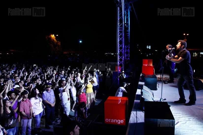 Concert organised by "Orange" for Fete De la Musique (photoset ...