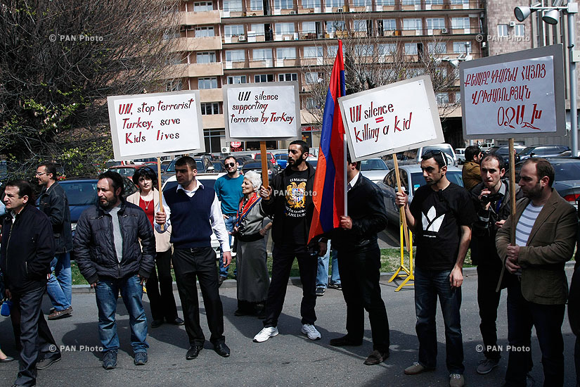 Armenian citizens hand a letter over recent developments in Syria’s ...